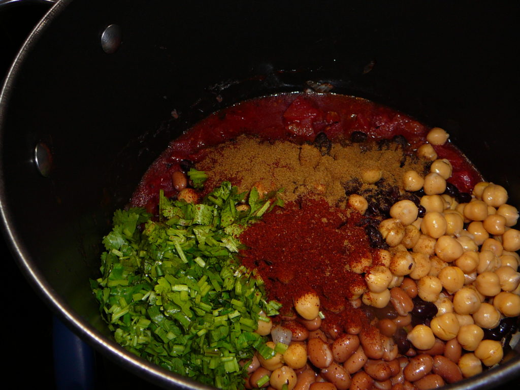 Meatless Three Bean Chili – Randi's Country Kitchen